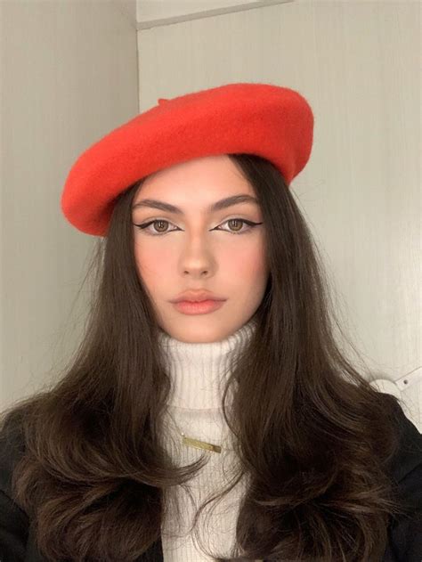 Red French Beret 🥖🧣 Preppy Girl Outfits Beret Short Hair Red Beret