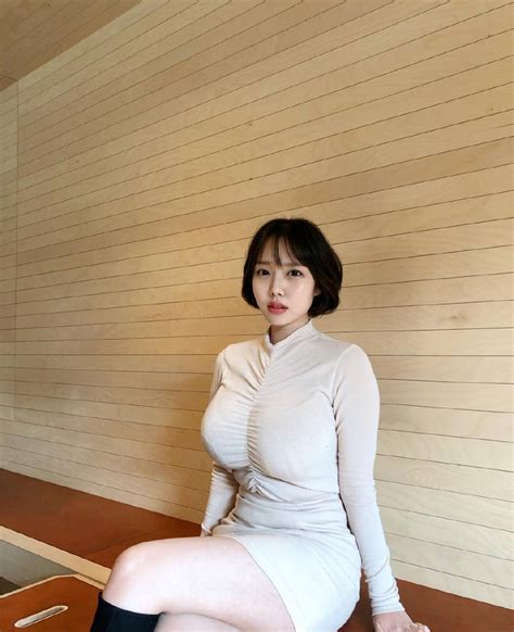 性感萌妹李宥敏 这大概就是男人最喜欢的微胖 哔哩哔哩