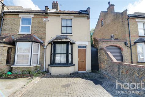 1 Bedroom Semi Detached House High Street Hornchurch £325000 Haart