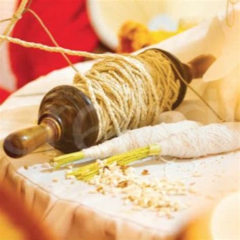 Listen To Maha Piritha Thun Suthraya මහා පිරිත තුන් සූත්‍රය By