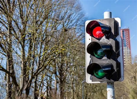 Premium Photo A City Crossing With A Semaphore Red And Orange Light In Semaphore Traffic