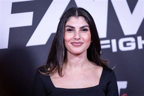 Rtl Star Yeliz Koc Posiert Im Bikini „wunderschöne Frau“ Derwestende