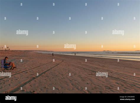 13 Februar 2022 Der Klare Sonnenuntergang Am Silver Strand State
