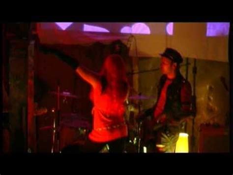 Uschi Feat Daddyo5 I Kissed A Girl Youtube