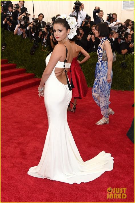 Selena Gomez Looks Stunning In White At Met Gala 2015 Photo 3363696
