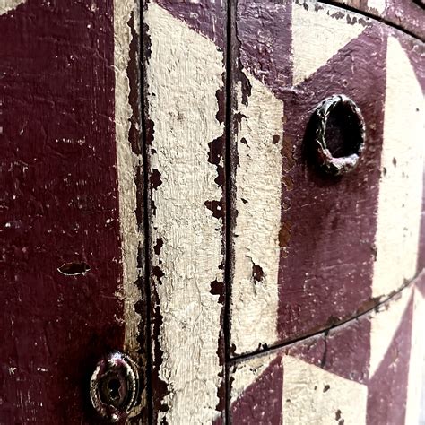 Spanish Cabinet Bulls Eye