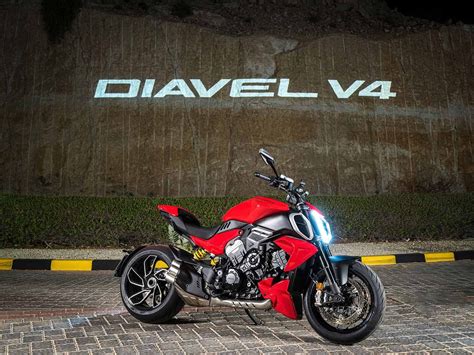 Diavel V4 Ducati Styling Wins In The World Motorbike News The