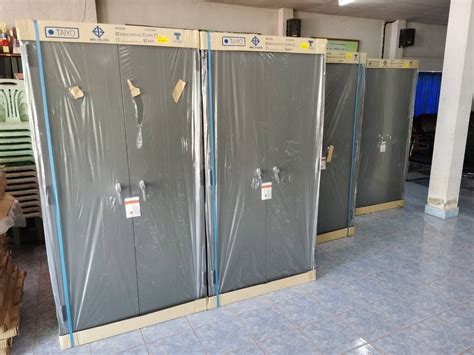 ส่งงานครุภัณฑ์สำนักงาน ตู้เหล็ก 2 บานเปิดทึบ มี มอก โต๊ะพับหน้าไฟเบอร์ เก้าอี้พลาสติก เกรด