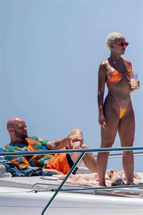 Doja Cat In Bikini And J Cyrus At A Yacht In Los Cabos 06092023 Hawtcelebs