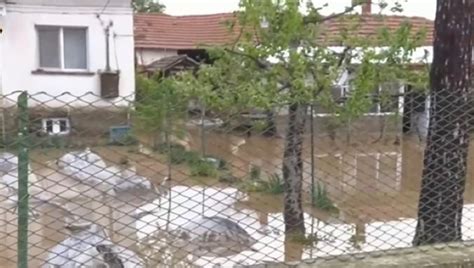 50 къщи са наводнени в село Лехчево хората не могат сами да възстановят щетите