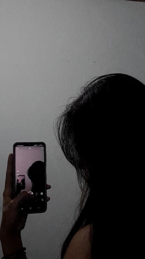 Aesthetic Mirror Selfie