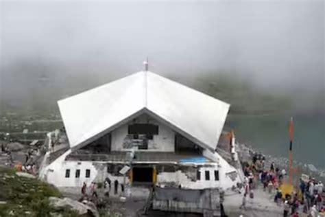 Hemkund Sahib Yatra ਲਈ ਸ਼ਰਧਾਲੂਆਂ ਦਾ ਪਹਿਲਾ ਜੱਥਾ ਰਿਸ਼ੀਕੇਸ਼ ਤੋਂ ਰਵਾਨਾ