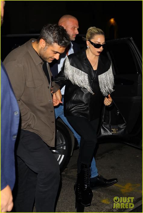 Kendall Jenner Joins Bad Bunny Lady Gaga Pedro Pascal And More At Snl