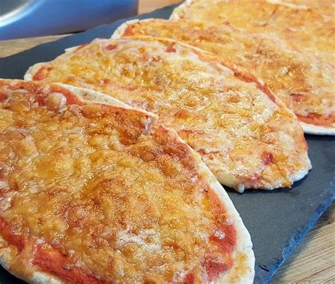 Superfast Pitta Bread Pizzas Afelias Kitchen