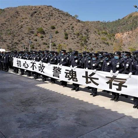 泪别英雄 沉痛悼念李文海同志县人民政府公安局战友