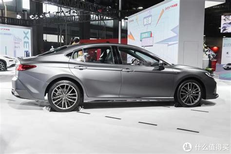 丰田挺不住了！降到13万多，车长超4米9，油耗4l，还看国产电车？