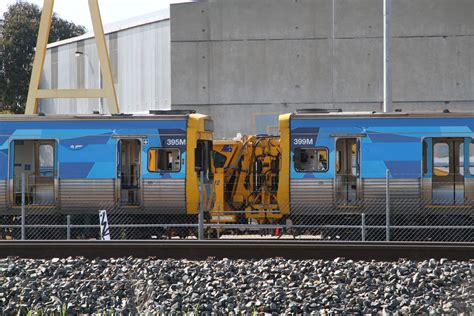 Edi Comeng Sets 396m 1046t 395m And 399m 1016t 332m Being Stripped Of