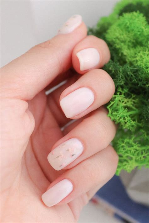 Нігті з сухоцвітом