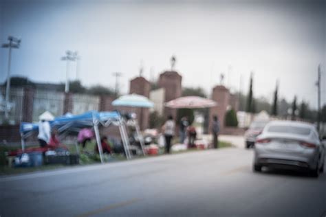 필터링 된 이미지 흐린 배경 미국 텍사스 주 휴스턴 교외에 있는 길가 농부 시장 거리에 대한 스톡 사진 및 기타 이미지 거리 공동체 과일 Istock
