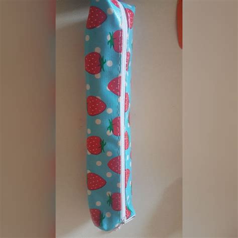 Estojo Escolar Morangos Shopee Brasil