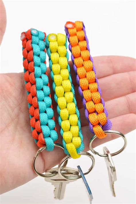 Diy Paracord Keychain How To Make A Paracord Keychain