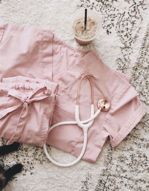 Pin By Deysianne On Enfermagem Nurse Aesthetic Pink Scrubs Medical