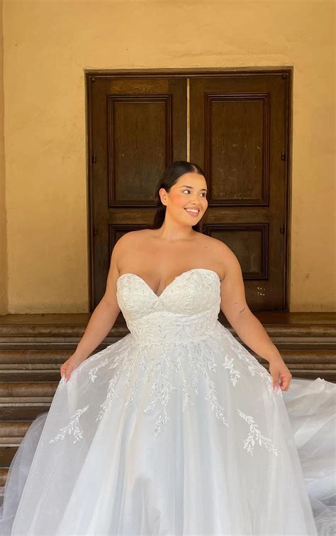Sparkling Lace Plus Size A Line Wedding Dress With Organic Lace Straps