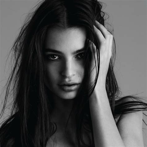 2932x2932 Emily Ratajkowski Monochrome Ipad Pro Retina Display Hd 4k
