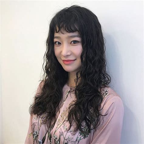 이태원미용실 차홍룸 한남점 이설희 On Instagram “날마다 예뻐지는 디자인🥀차홍룸 한남점 이설희 복실복실 뽀글뽀글 멋스러운 히피펌 💂🏻‍♀️