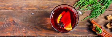 멀드 레드 와인 또는 과일 차 유리 겨울 음료 뜨거운 주스 제공 크기 향신료 음료 새해와 크리스마스 자연 부분 상단 보기 복사 공간 텍스트 0명에 대한 스톡 사진 및 기타