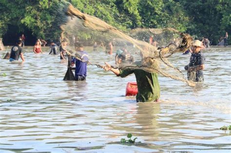 អ្នកភូមិបង្កោងនៅតែរក្សាបានទំនៀមចាប់ត្រីរួមគ្នា សម្រាប់ធ្វើម្ហូបត្រៀមឡើងមាឃឬឡើងអ្នកតា
