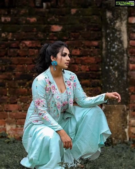 Actress Sruthi Hariharan Hd Instagram Photos And Wallpapers July 2022 Gethu Cinema