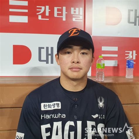 25승 중 16승이 역전승 기록이 말해주는 2025년 한화 선수들도 믿고 있었다 지고 있어도 질 것 같지 않았다 [고척 현장]