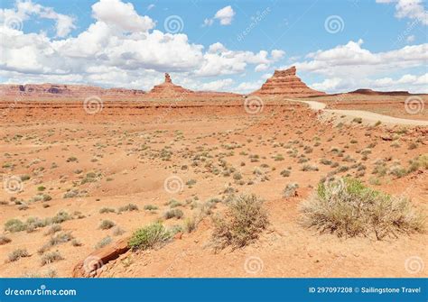 The Valley Of The Gods In Utah A Scenic Drive Just North Of Monument