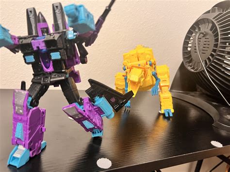 Transformers Legacy Toxitron Collection G2 Grimlock Sighted At Us Retail And In Hand Images