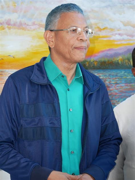 Pastor Luis Reyes Llama A La Nación Acercarse A Dios A Través De Jesucristo Noticias De Azua