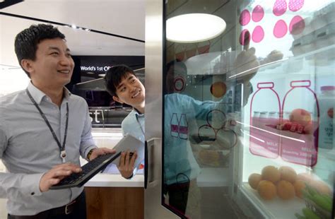 투명플렉시블 디스플레이 ‘투명도·대면적화 구현 가속도 전자신문