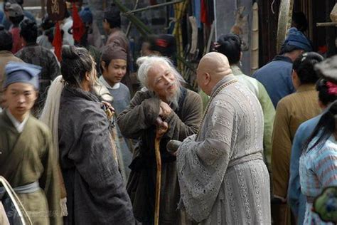 图文红楼梦片场照片 甄士隐拦住一僧一道 影音娱乐 新浪网