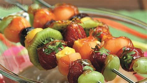 Плодови шишчета с шоколадово фондю Статии Jenite Bg