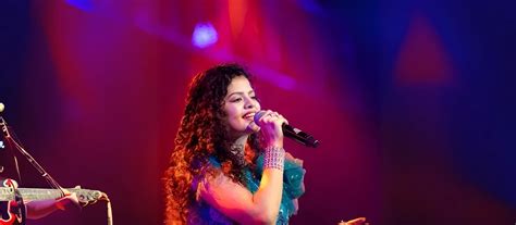 Bookhire Band Singer Palak Muchhal For Live Shows Concerts Corporate