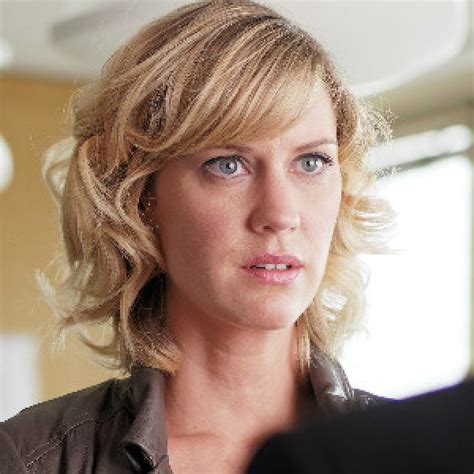 Frankie Drake Cbc Bestellt Neue Serie Mit Lauren Lee Smith The