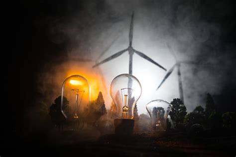 컨셉 아이디어 에코 파워 에너지 일몰과 언덕에 풍력 터빈 대체 에너지를 생산하는 풍력 터빈 개발에 대한 스톡 사진 및 기타 이미지 Istock