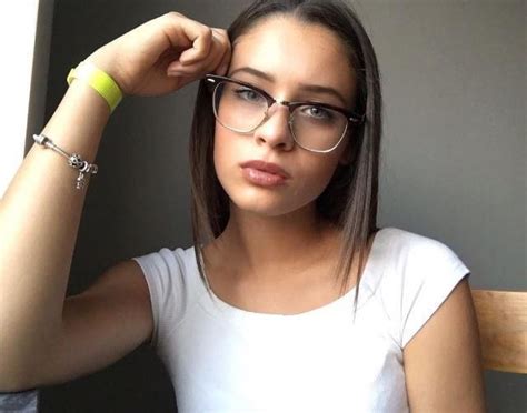 Daniela Melchior Rcelebswearingglasses