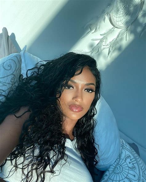 Picture Of Marilyn Melo