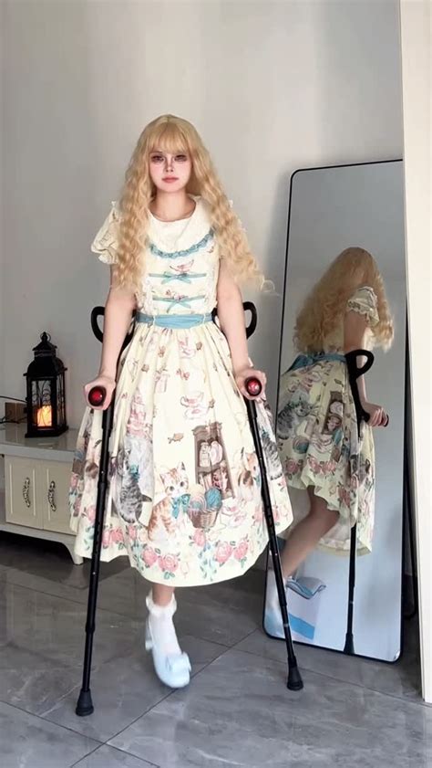 Selene Selene Yll • Instagram Photos And Videos
