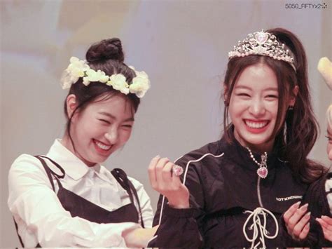 Sio And Aran Fifty Fifty Kpop Girl Groups Fifties Kpop Girls