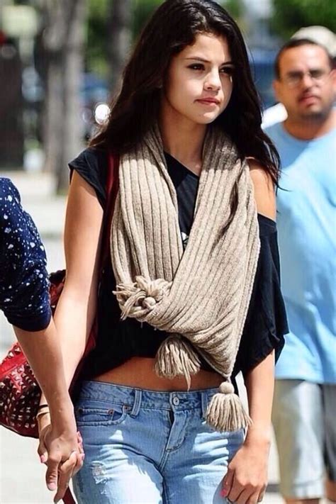 Selena Gomez Out In California 2012 Selena Gomez Style Selena