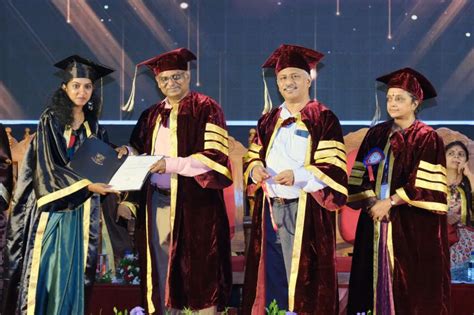 Kavya Krishnanl On Linkedin Mba Convocation Blessedmoment