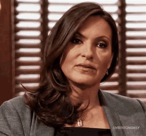 Livbensondaily Olivia Gif Livbensondaily Olivia Olivia Benson Discover Share Gifs