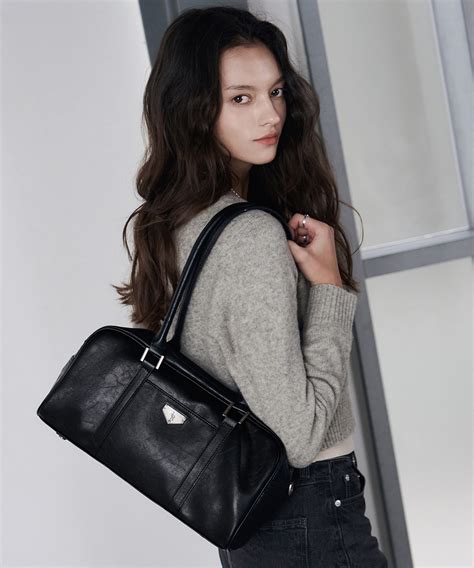 레더리 [하객룩 가방] 보스턴 레더 숄더백 [black]